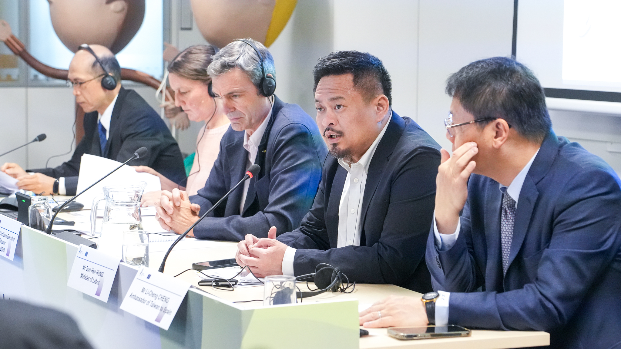 深化臺歐盟職安衛合作！洪申翰部長率團赴西班牙與EU-OSHA 攜手因應氣候變遷與勞動轉型挑戰-勞動部職業安全衛生署